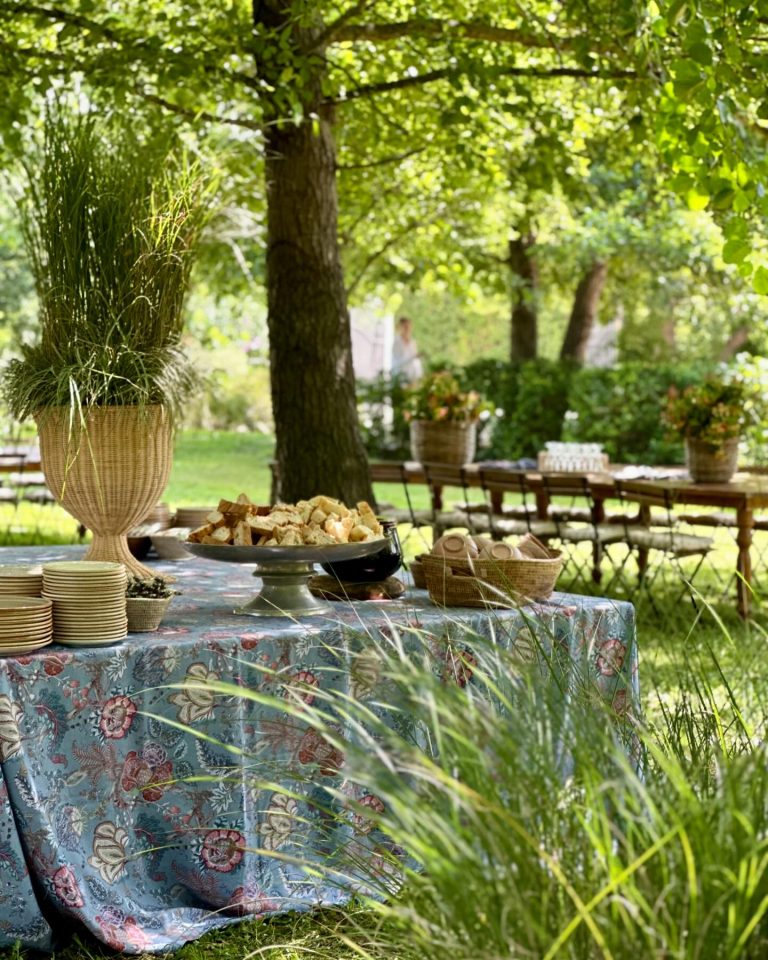 25 Garden Party Tablescapes to Transform Your Outdoor Space into a ...