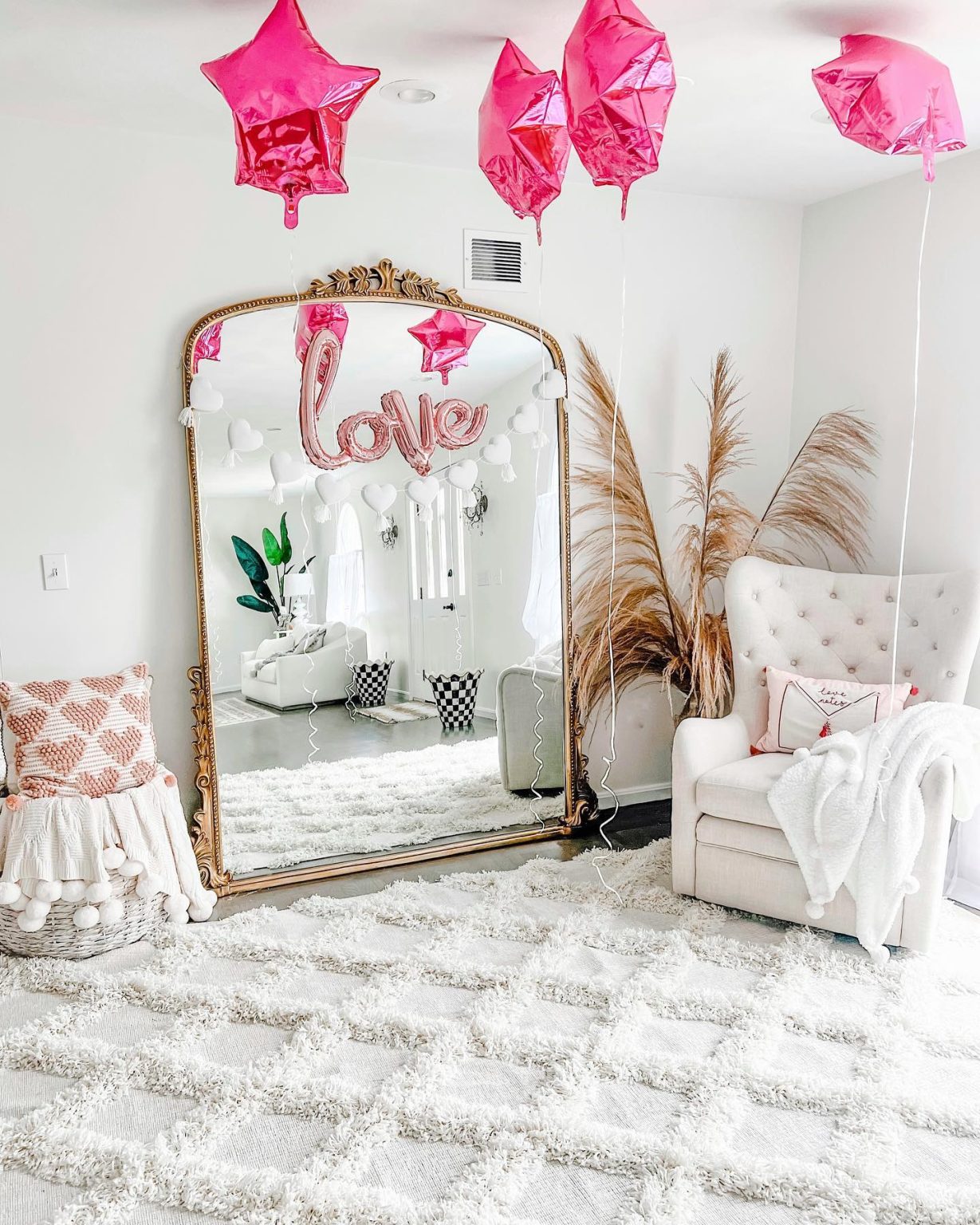 30 Valentine’s Day Decor Ideas to Fill Your Space with Love and Romance ...