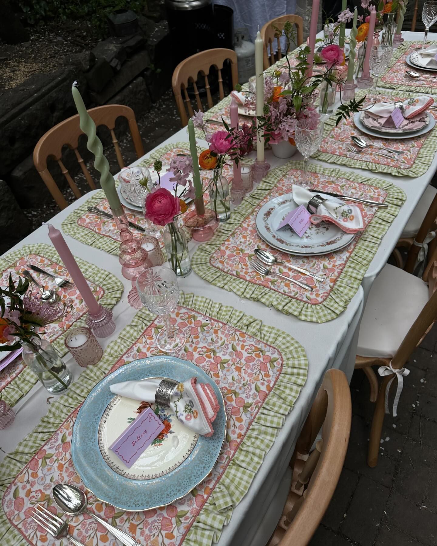 25 Garden Party Tablescapes to Transform Your Outdoor Space into a ...