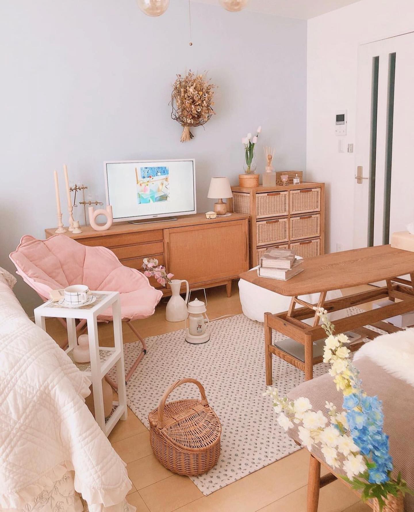 35 Pink Room Decor Ideas to Create the Dreamiest Aesthetic Spaces ...