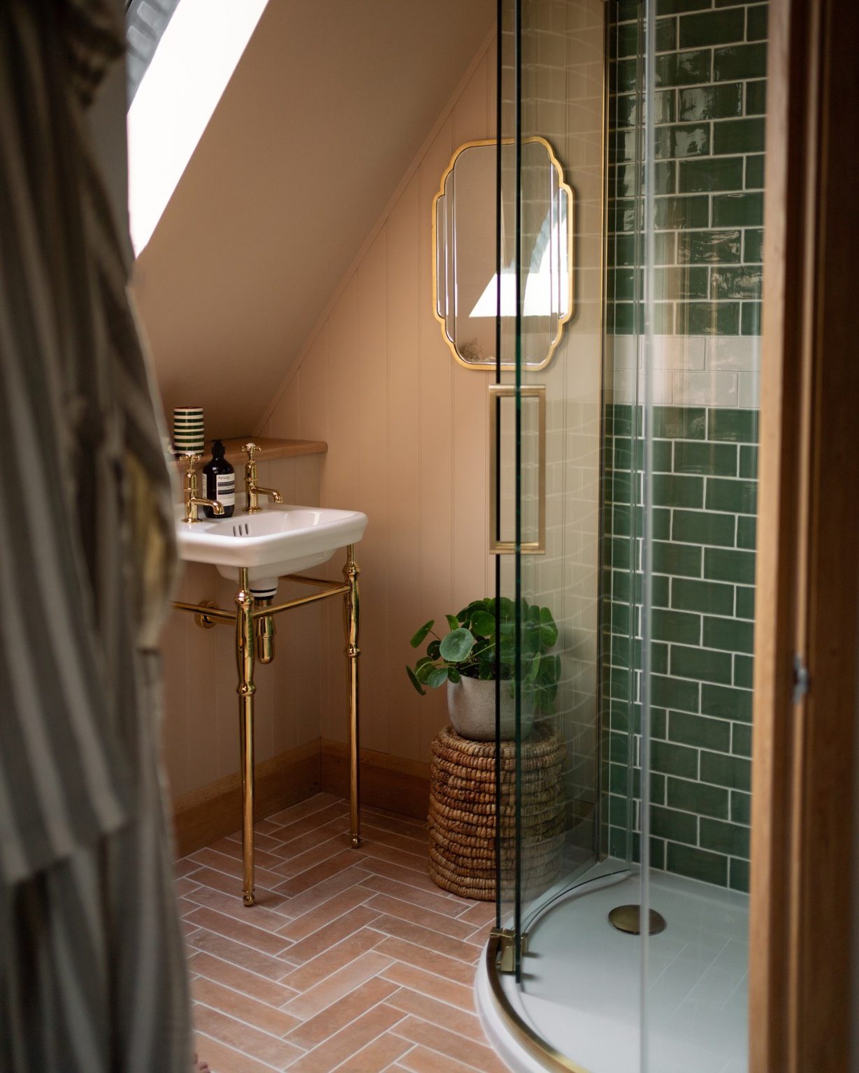 25 Guest Bathroom Ideas That Will Impress Your Guests – Stylish and ...