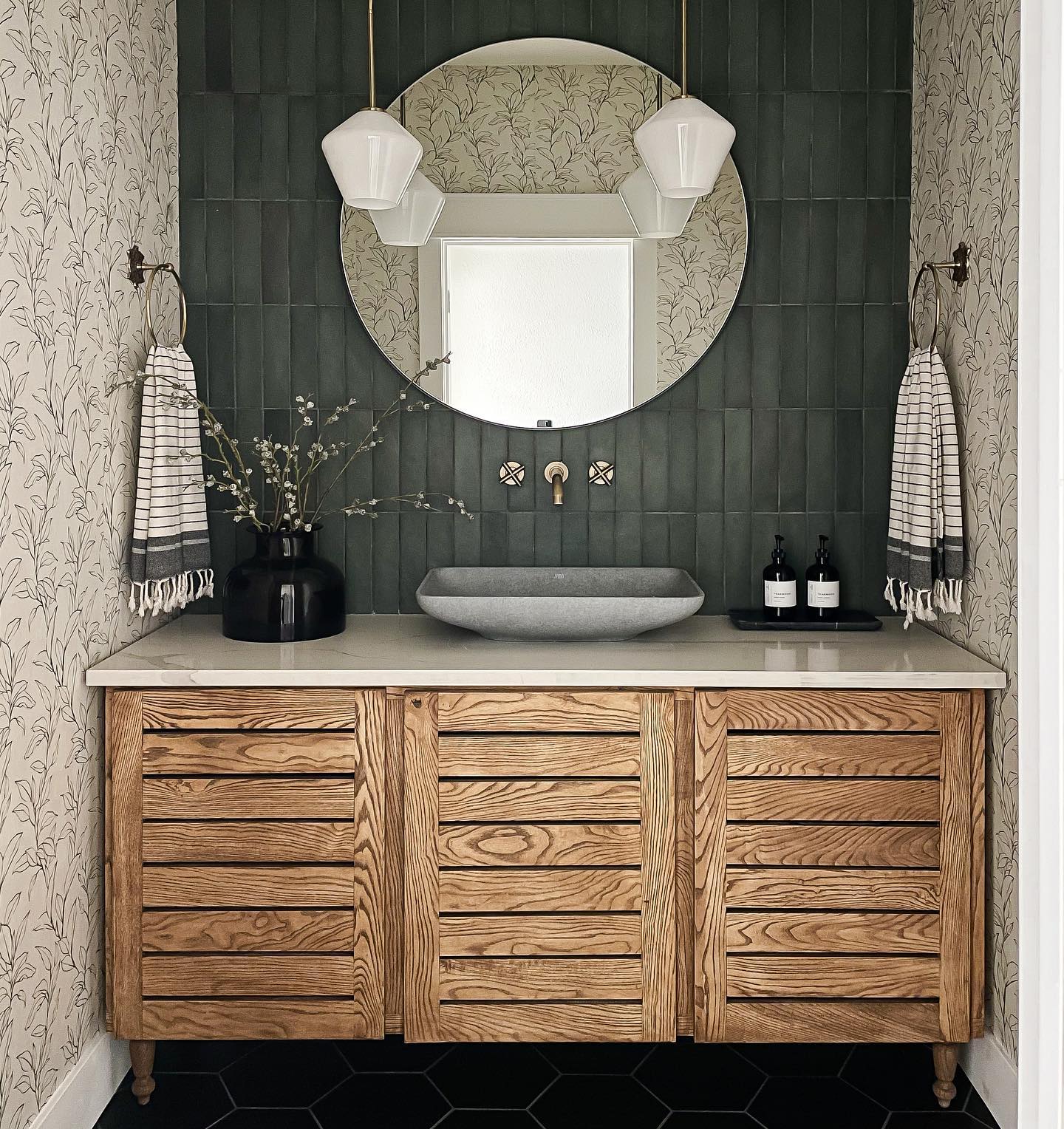 30 Powder Bathroom Ideas That Blend Luxe, Modern, and Classic Styles ...