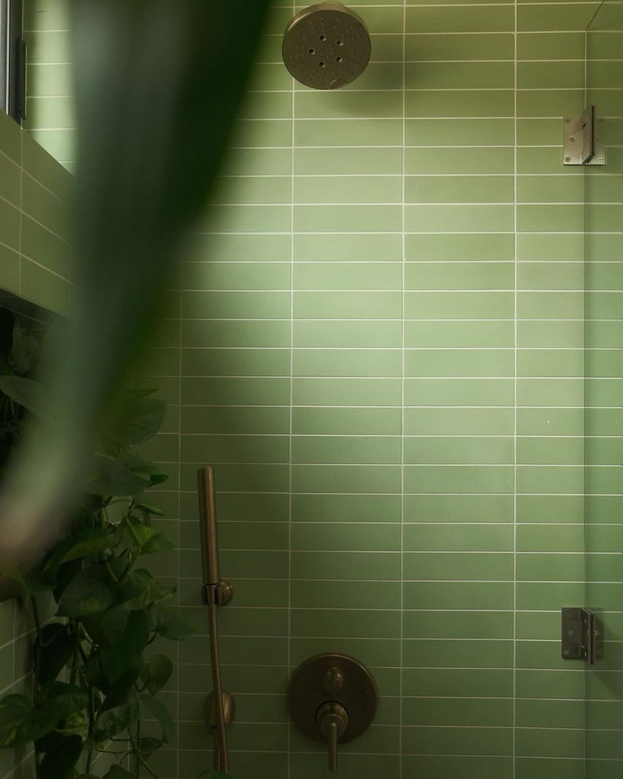 25 Green Tile Bathroom Ideas for a Stylish and Functional Space ...