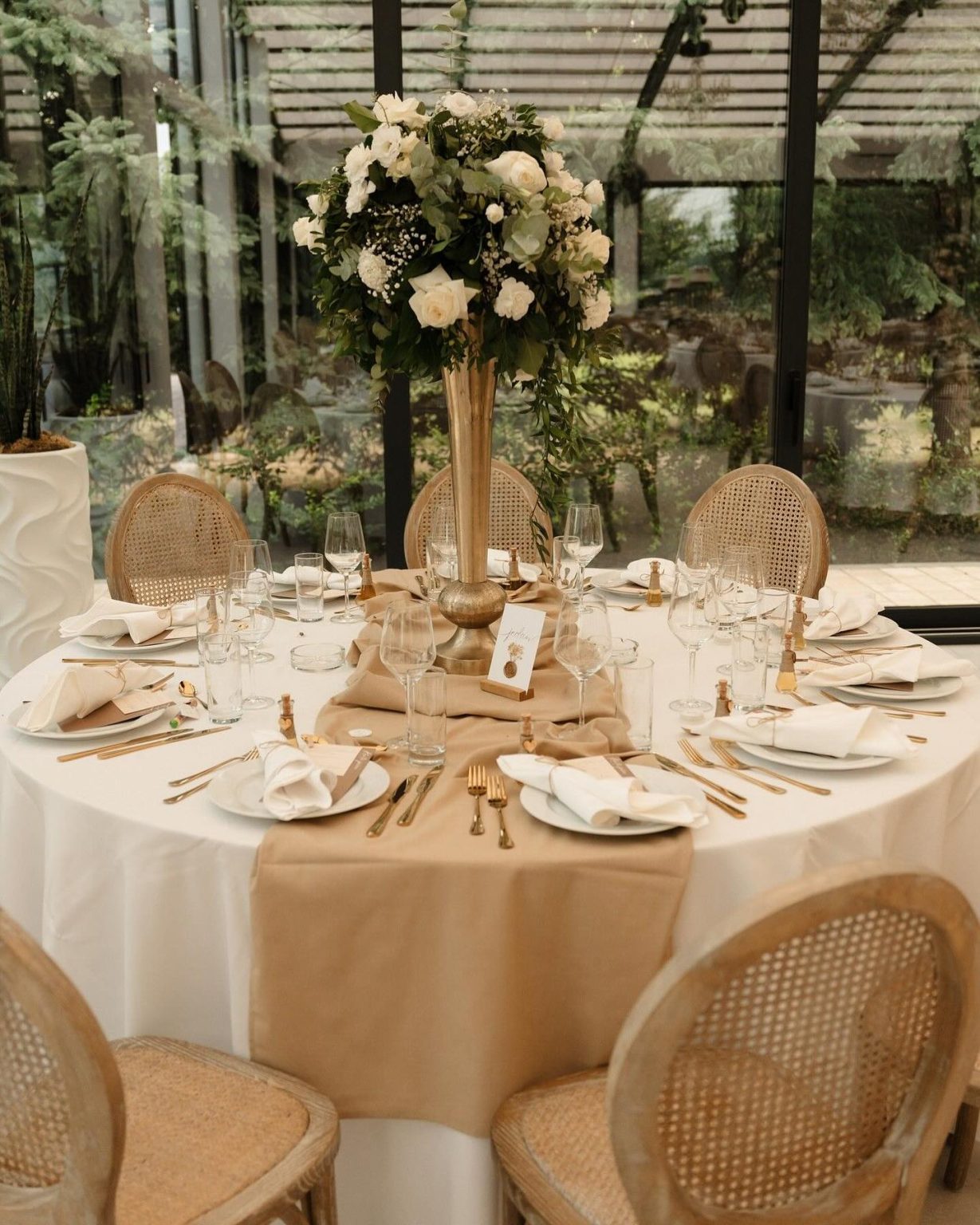 25 Simple Wedding Table Decor Ideas to Make Your Big Day Elegant and ...