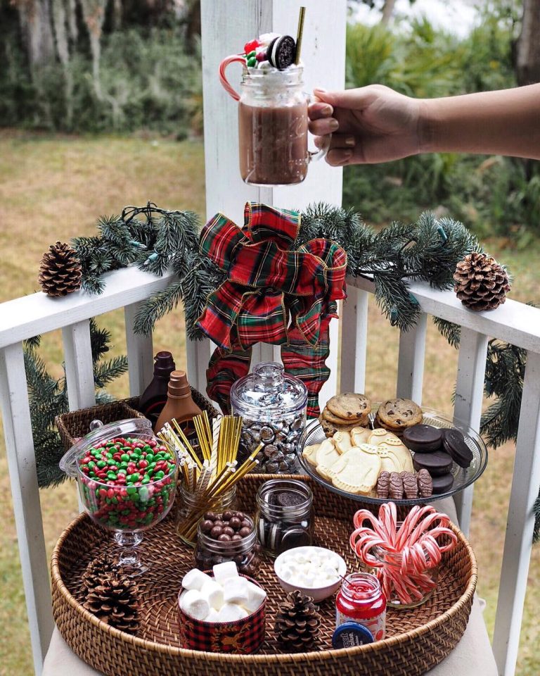34 Hot Chocolate Bar Ideas to Warm Up Your Winter Gatherings: DIY ...