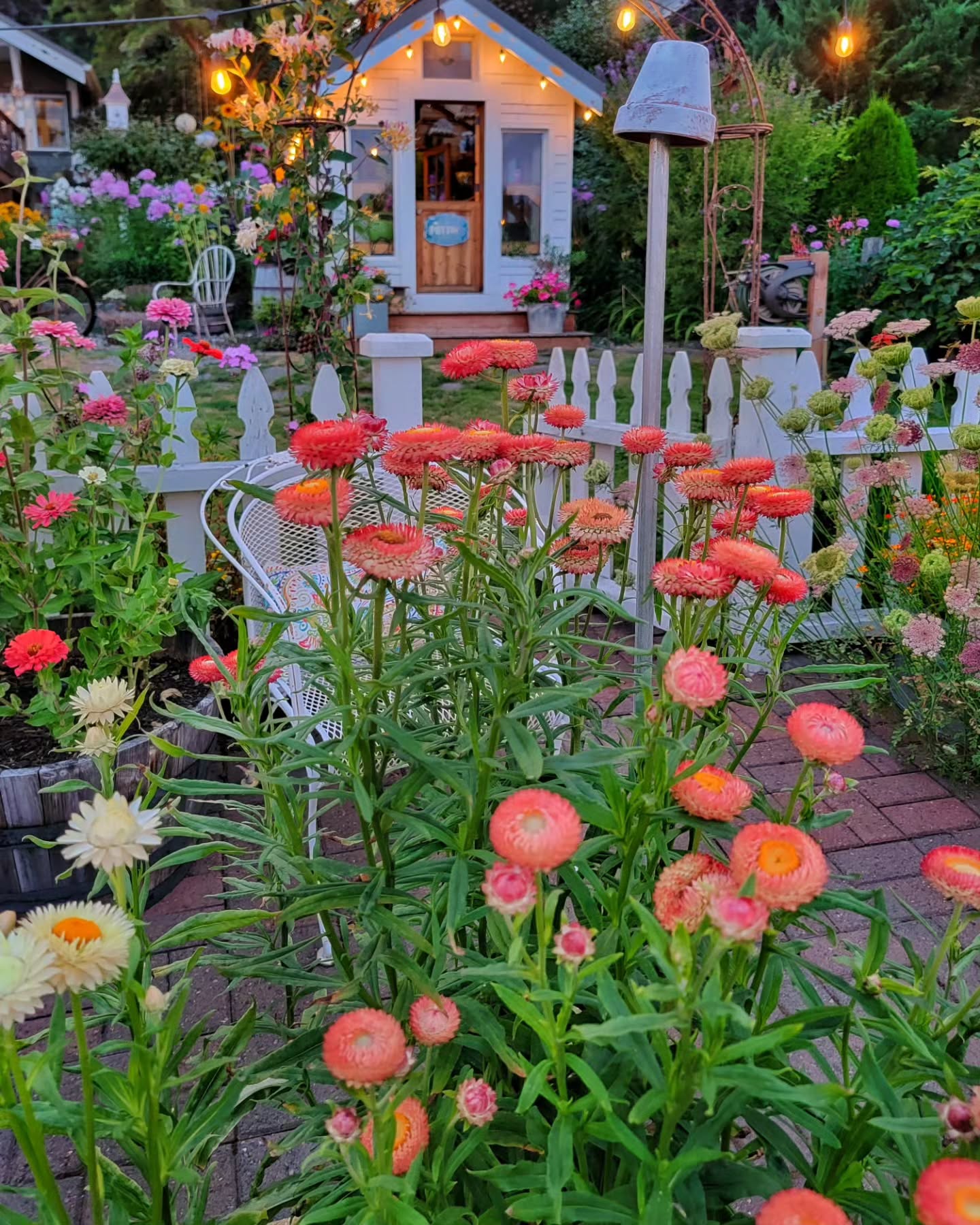 24 Flower Garden Ideas to Transform Your Outdoor Space into a Blooming ...