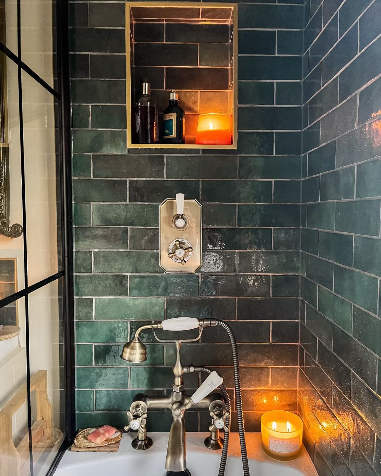 25 Green Tile Bathroom Ideas for a Stylish and Functional Space ...