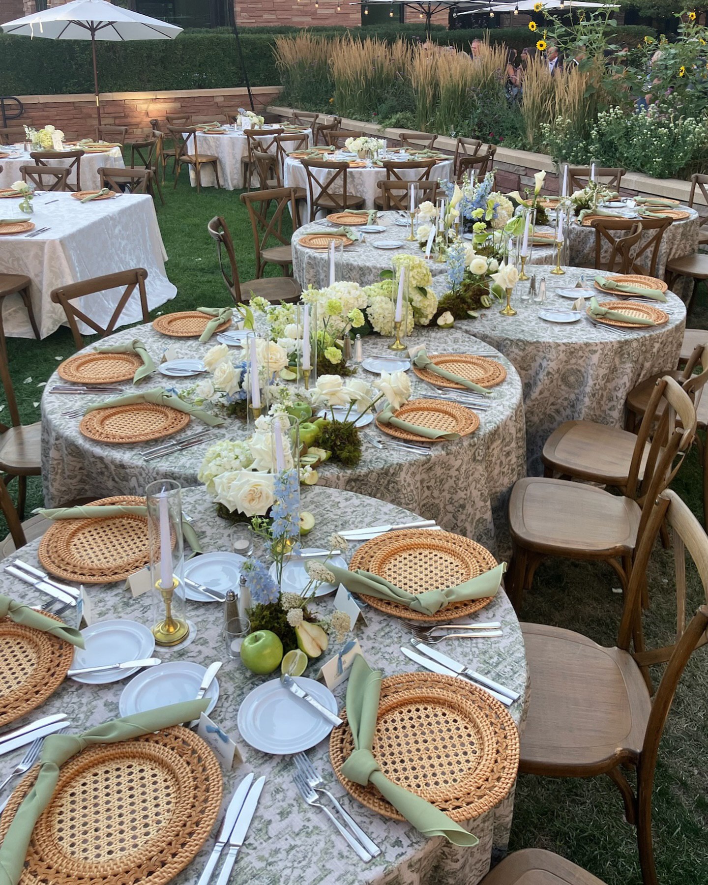 25 Simple Wedding Table Decor Ideas to Make Your Big Day Elegant and ...