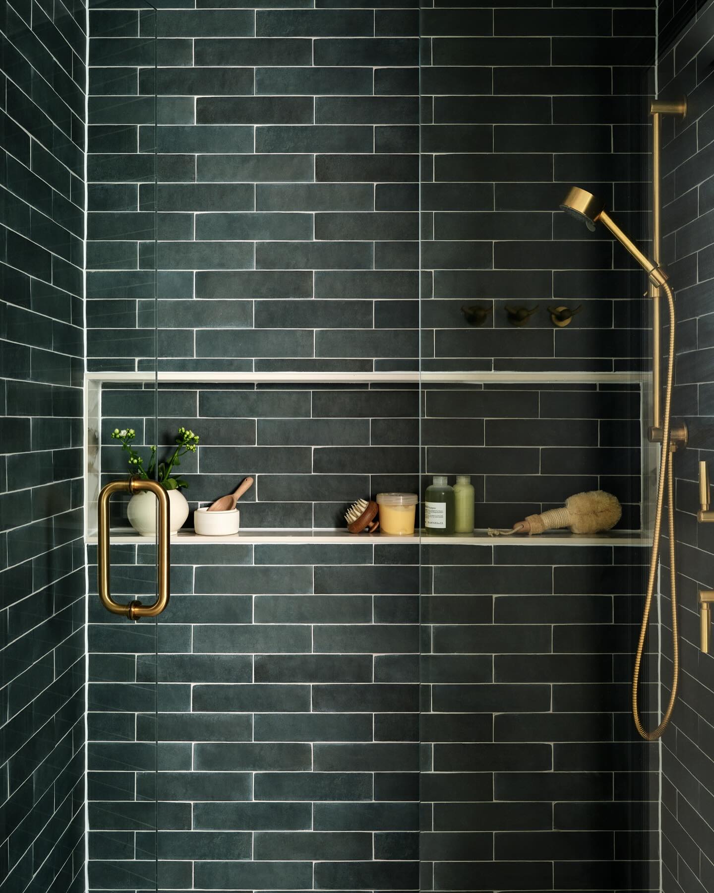 25 Shower Tile Ideas: Stunning Designs for Modern, Vintage, and ...