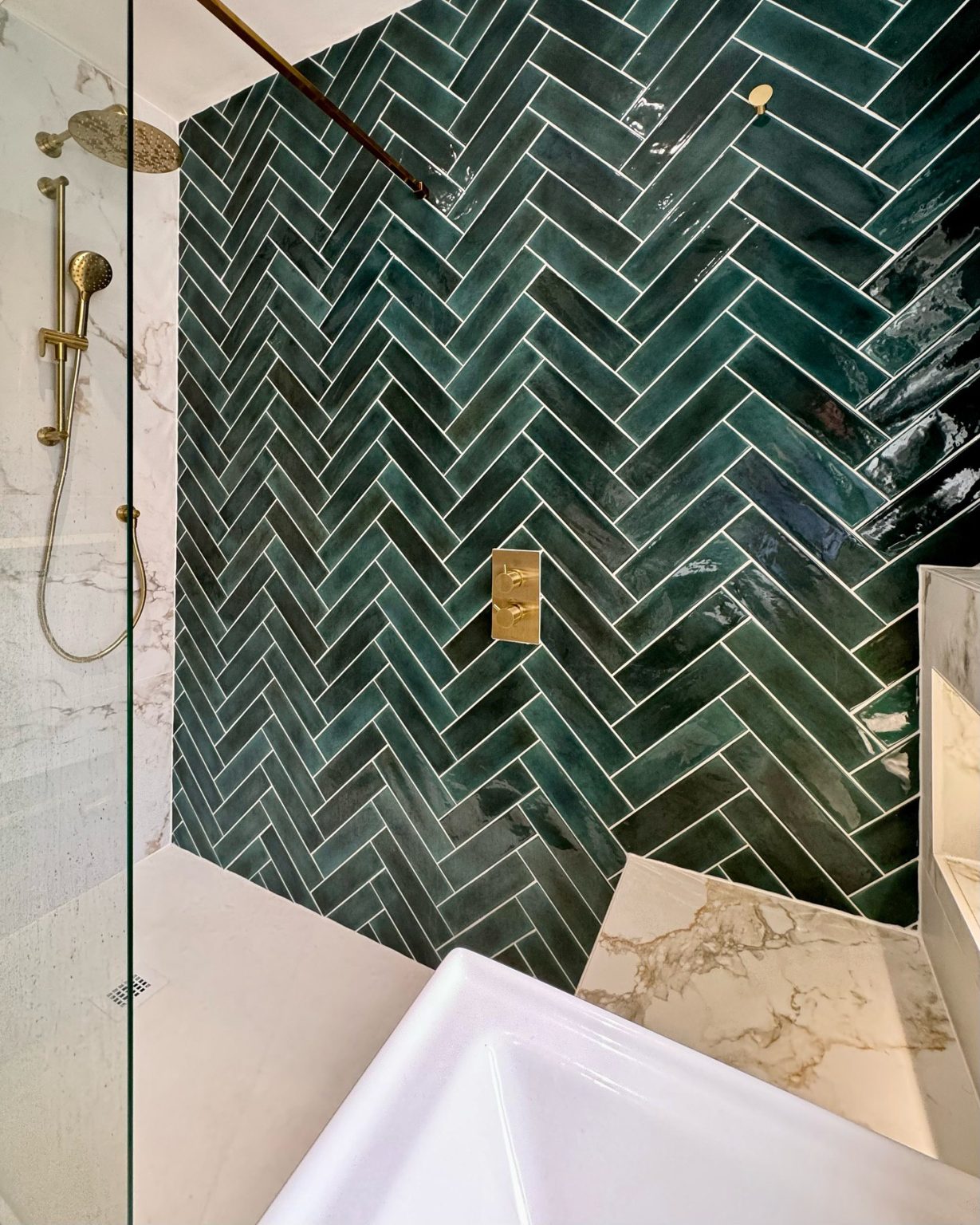 35 Green Bathroom Ideas: Stylish Designs for a Fresh and Timeless Look ...