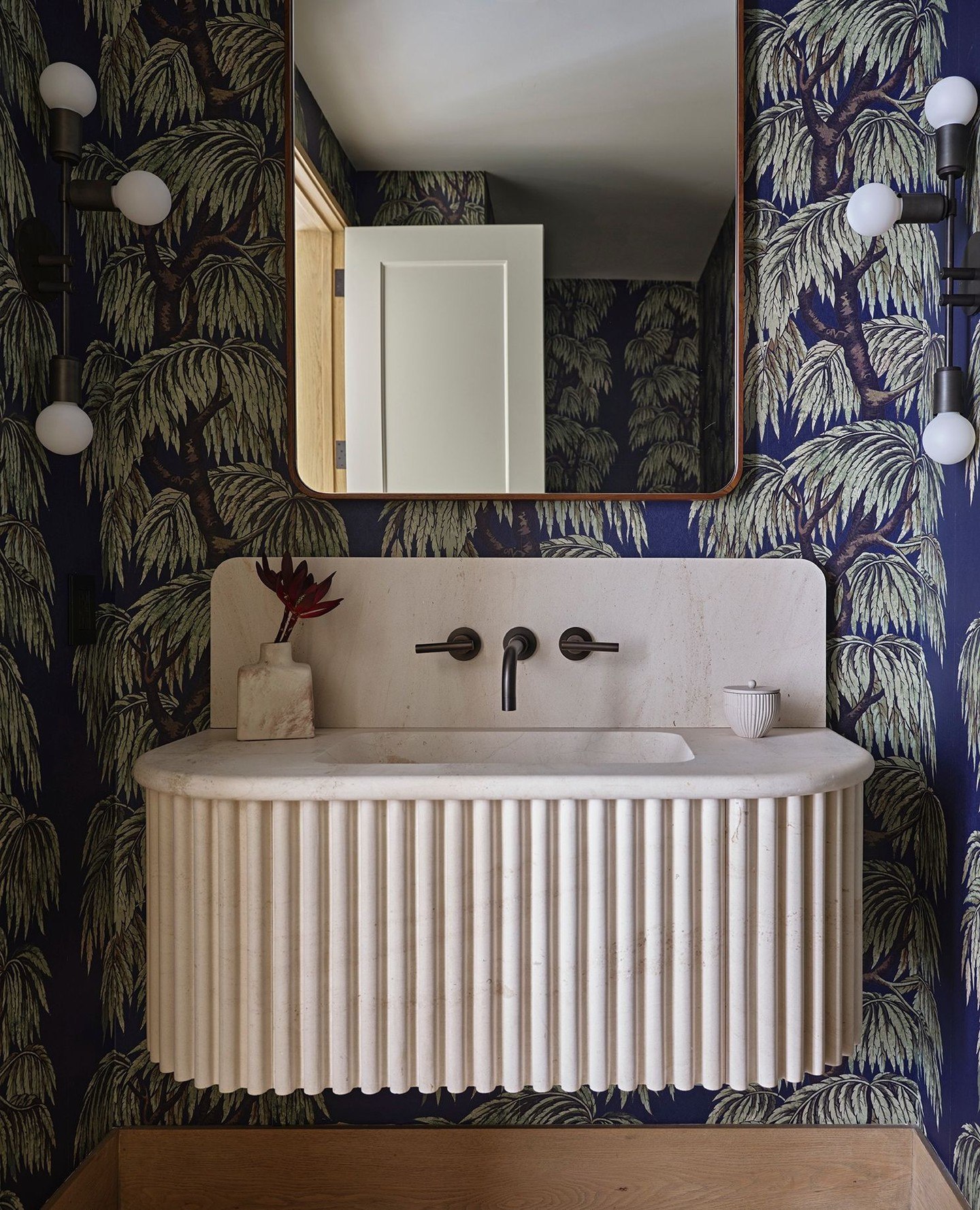 30 Powder Bathroom Ideas That Blend Luxe, Modern, and Classic Styles ...