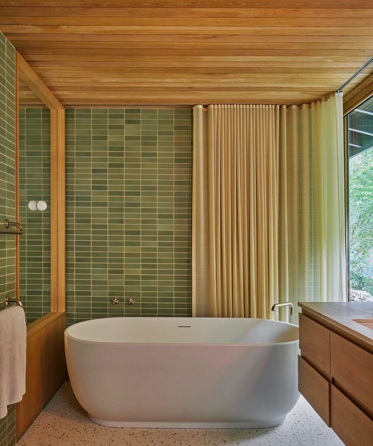 25 Green Tile Bathroom Ideas for a Stylish and Functional Space ...