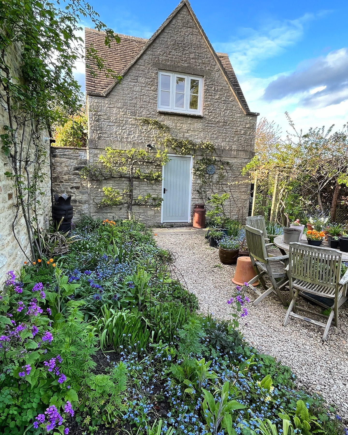 35 English Cottage Garden Ideas: Transform Your Outdoor Space into a ...