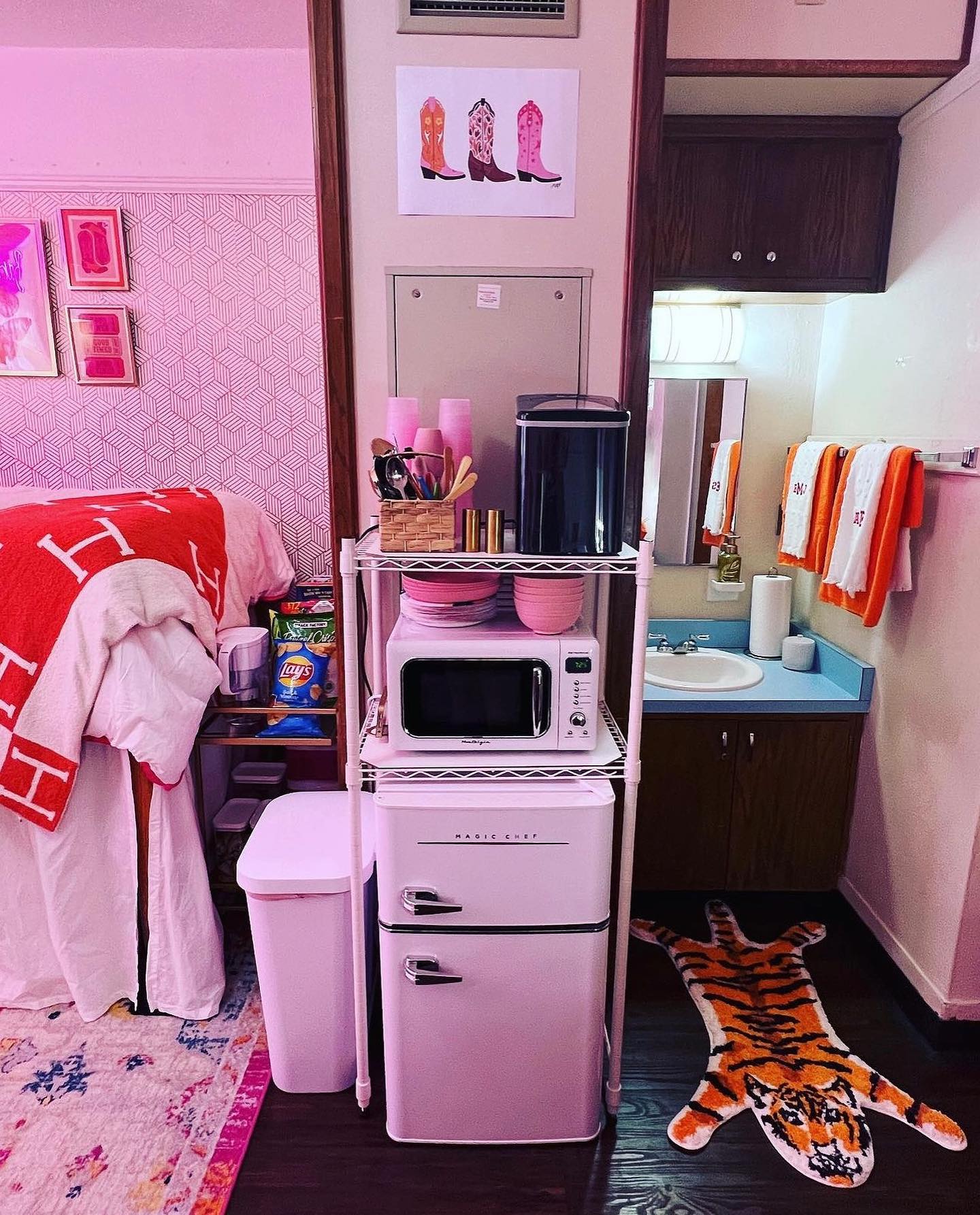 35 College Dorm Room Ideas to Transform Your Space: Cozy, Aesthetic ...