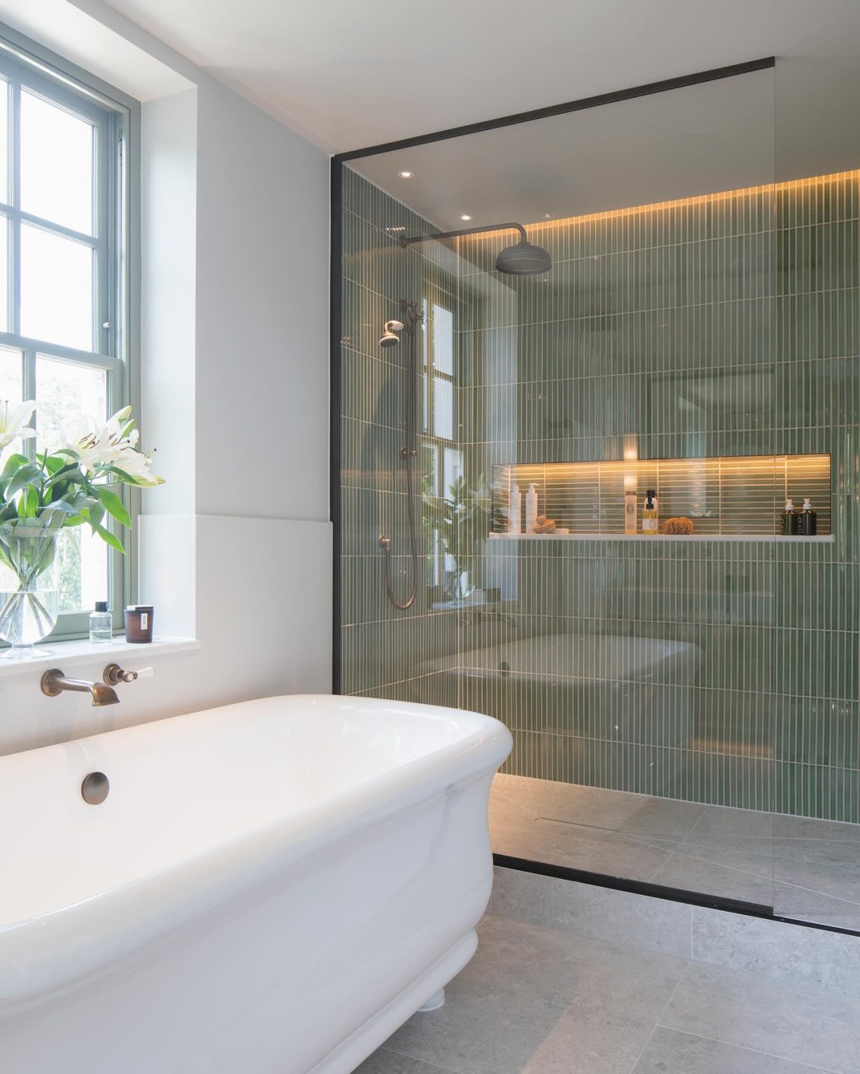 25 Small Full Bathroom Ideas: Stylish Designs to Transform Tiny Spaces ...