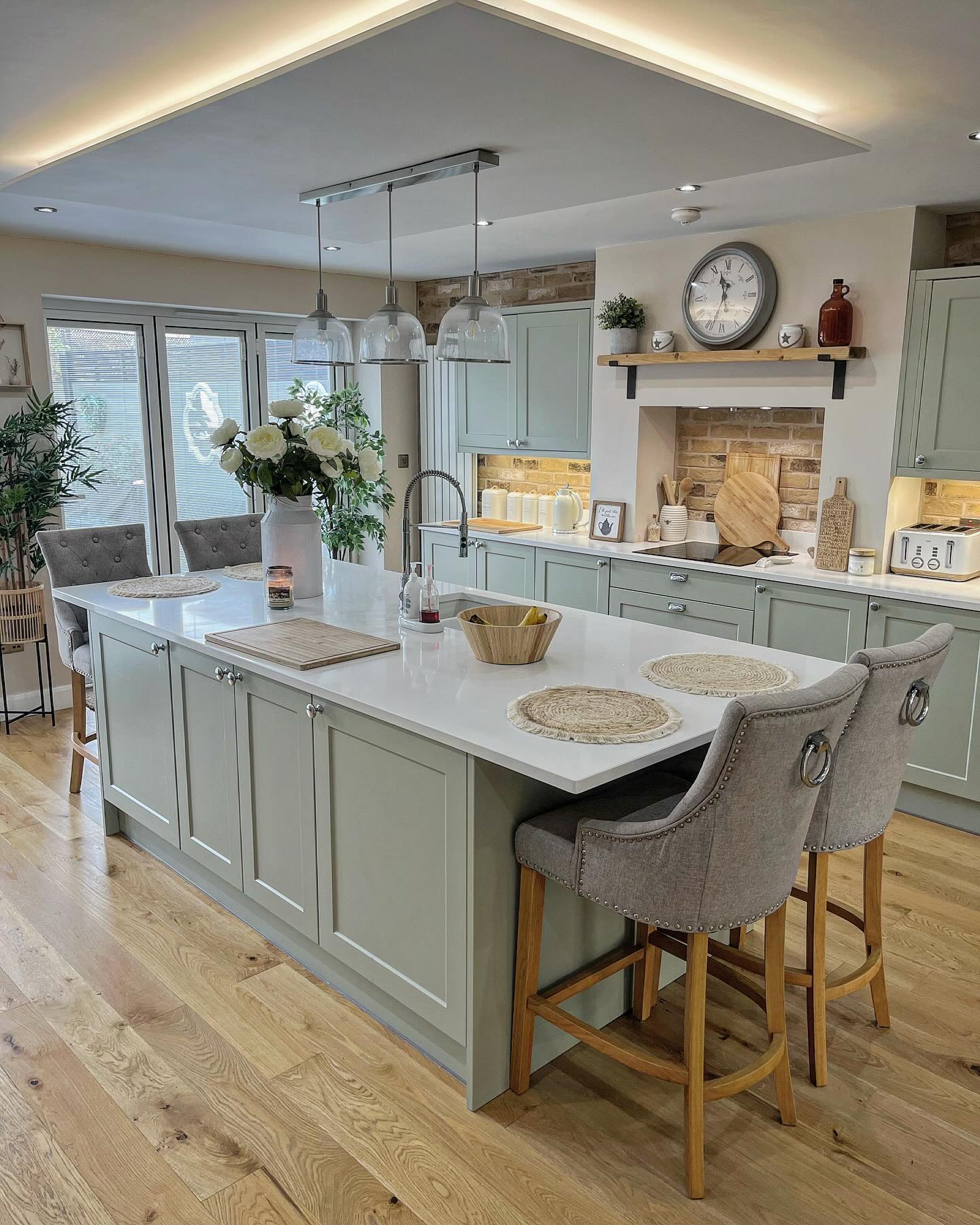 25 Sage Green Kitchen Designs: Ideas for Modern and Cozy Interiors ...