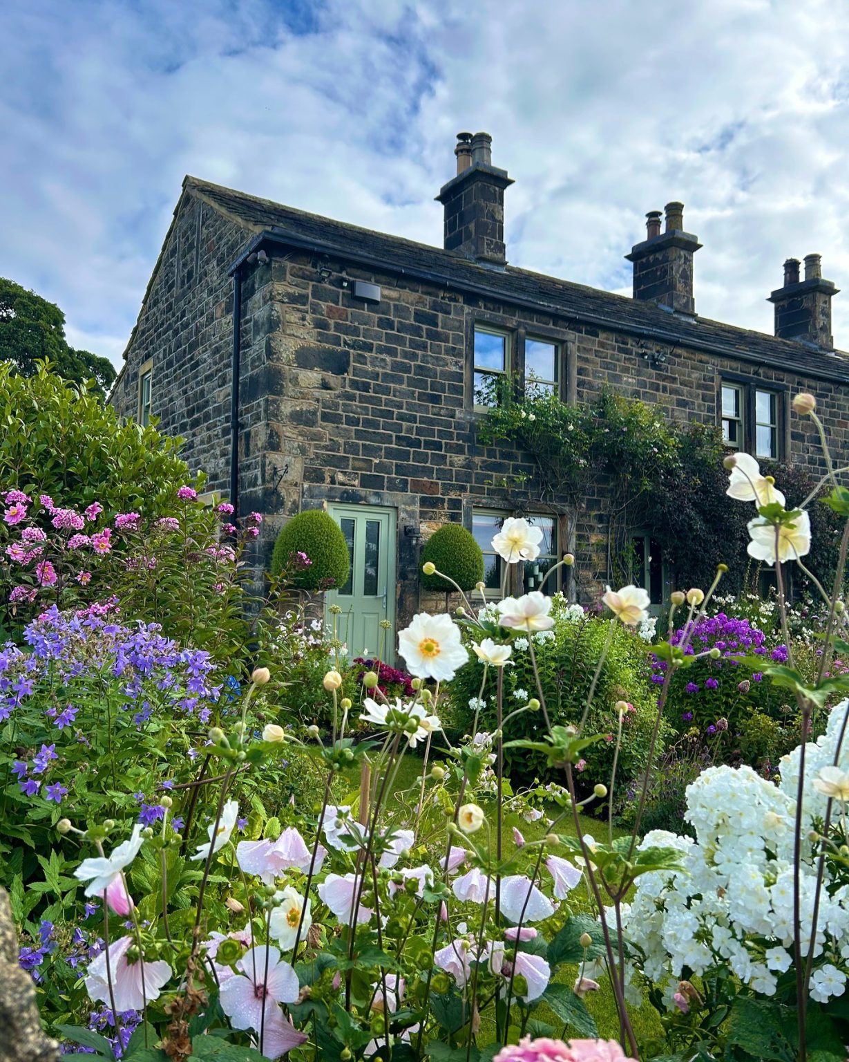 35 English Cottage Garden Ideas: Transform Your Outdoor Space into a ...