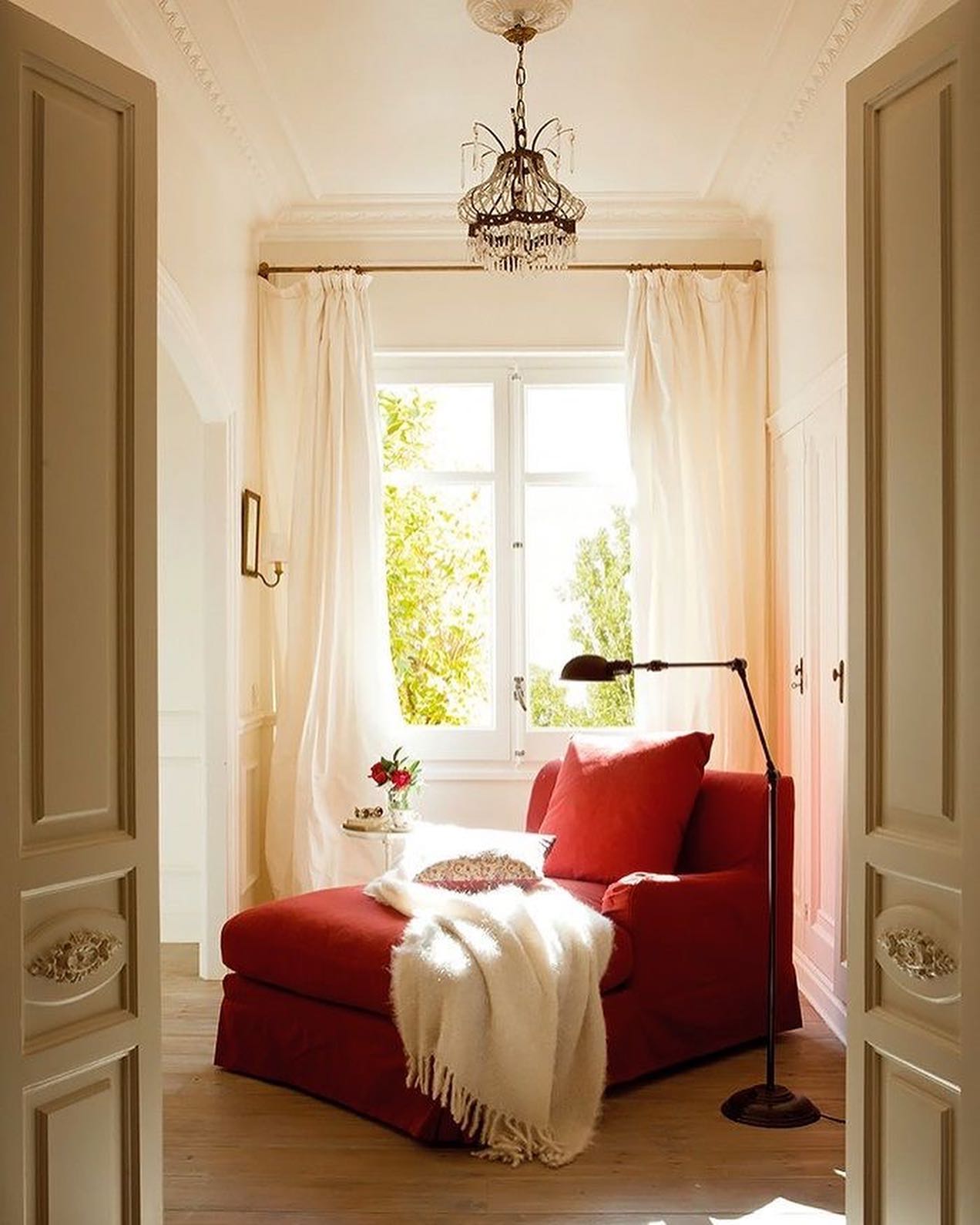34 Reading Corner Ideas to Transform Your Space into a Cozy and Stylish ...