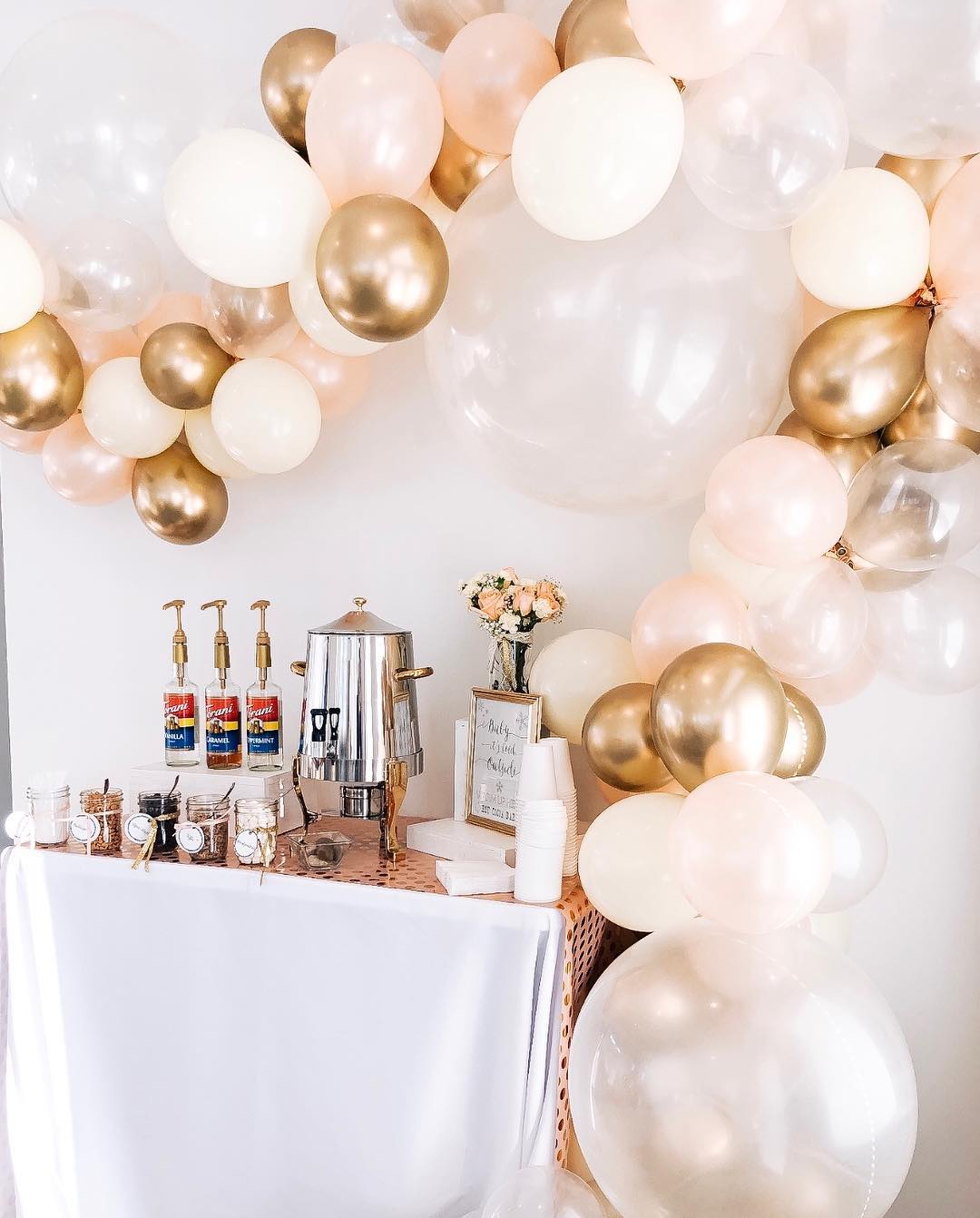 34 Hot Chocolate Bar Ideas to Warm Up Your Winter Gatherings: DIY ...