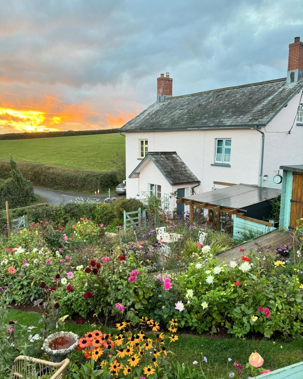 35 English Cottage Garden Ideas: Transform Your Outdoor Space into a ...