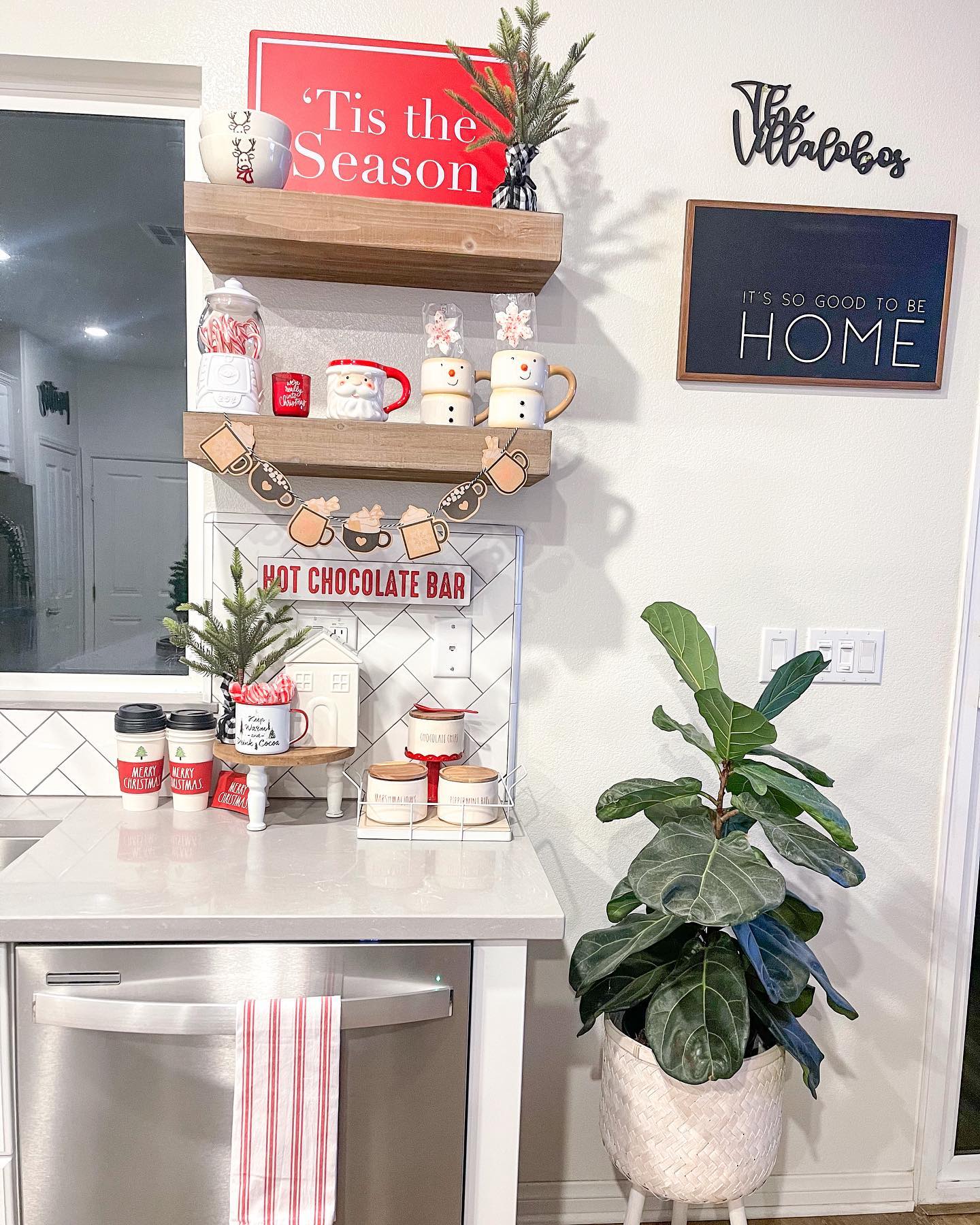 34 Hot Chocolate Bar Ideas to Warm Up Your Winter Gatherings: DIY ...