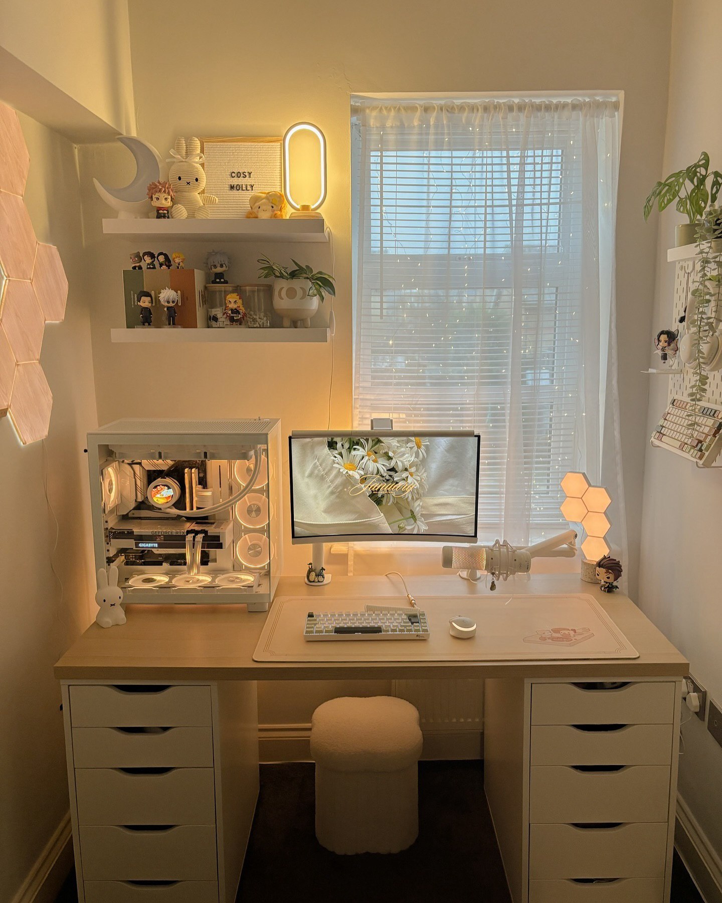 25 Desk Ideas 2025: Stylish and Functional Workspaces for Every Room ...