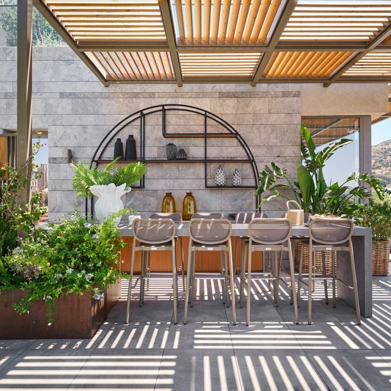 35 Outdoor Patio Bar Ideas 2025: Stunning Backyard Setups for the ...