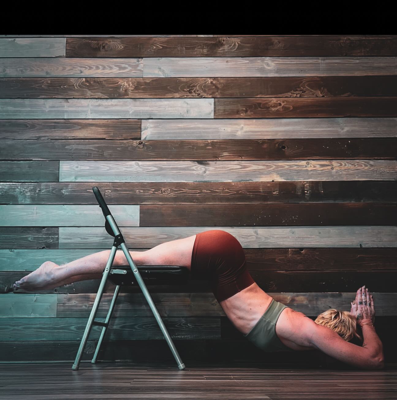 24 Chair Yoga 2025 Ideas: From Beginner-Friendly Poses to Advanced ...