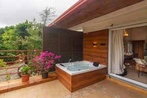 34 Jacuzzi Outdoor Ideas 2025: Stylish Designs for Your Outdoor Oasis ...