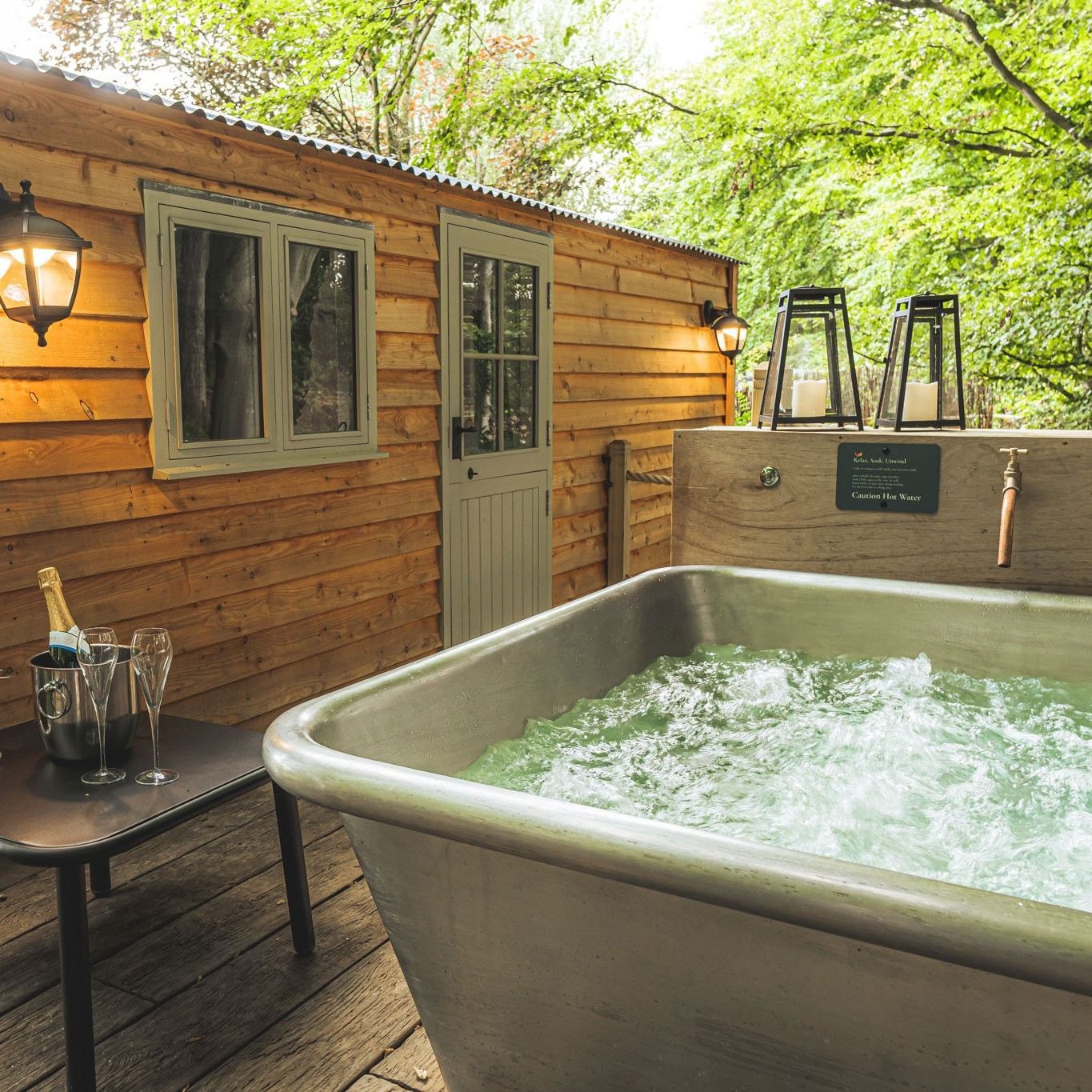 34 Jacuzzi Outdoor Ideas 2025: Stylish Designs for Your Outdoor Oasis ...