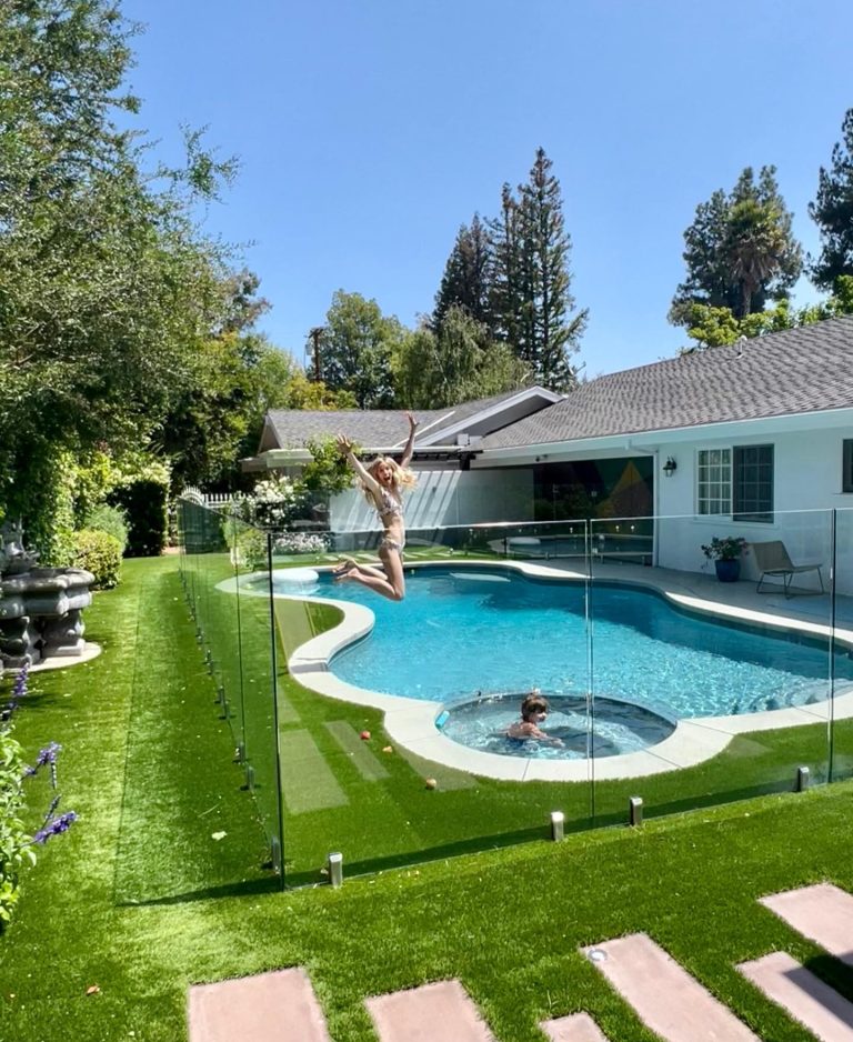 25 Pool Fence Ideas 2025: Stylish and Safe Designs for Every Backyard ...