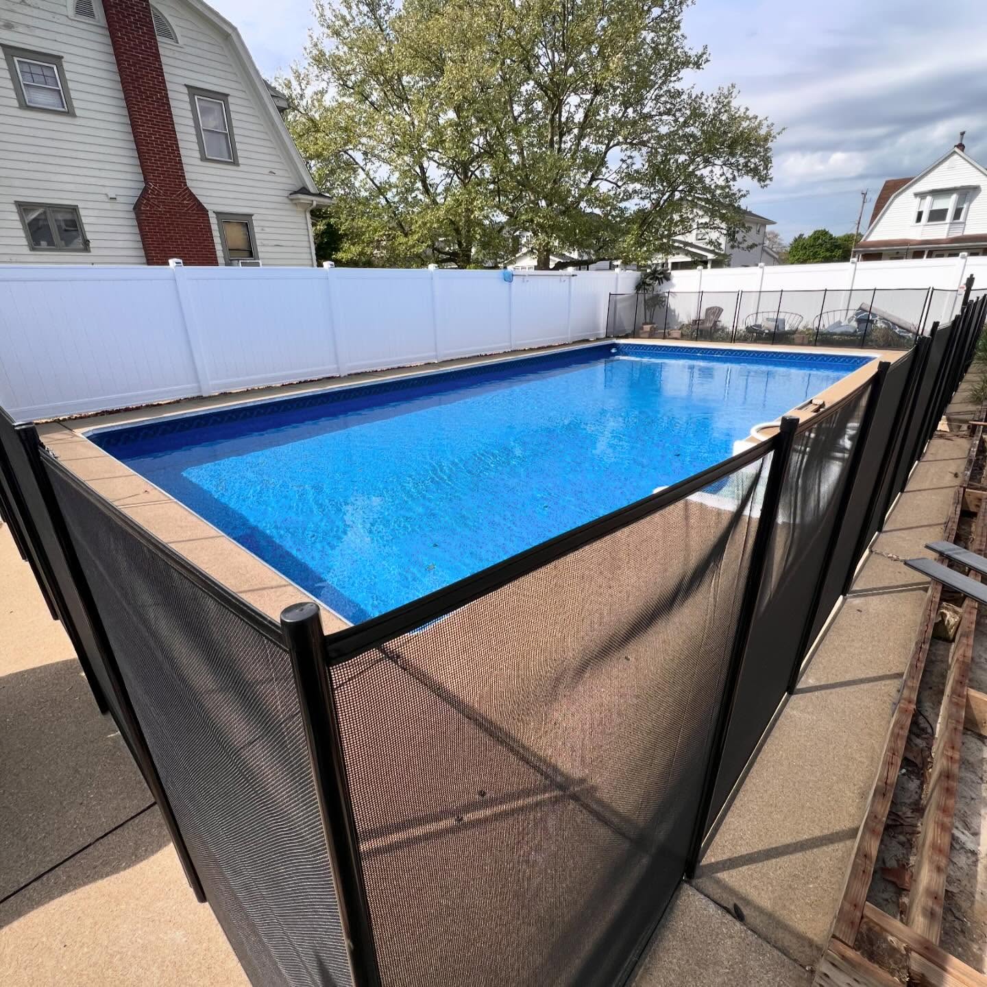 25 Pool Fence Ideas 2025: Stylish and Safe Designs for Every Backyard ...