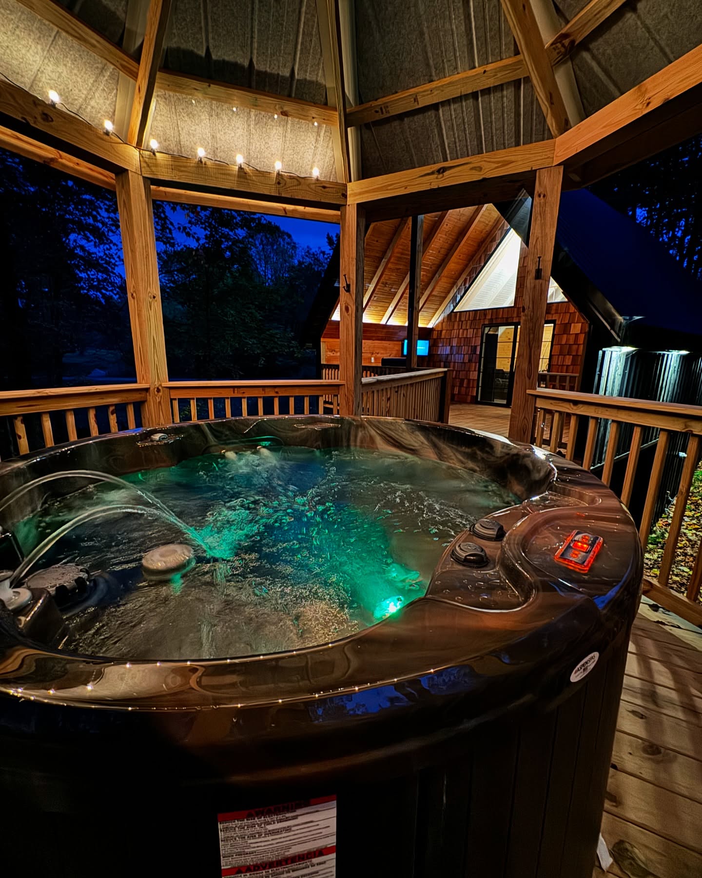 34 Jacuzzi Outdoor Ideas 2025: Stylish Designs for Your Outdoor Oasis ...