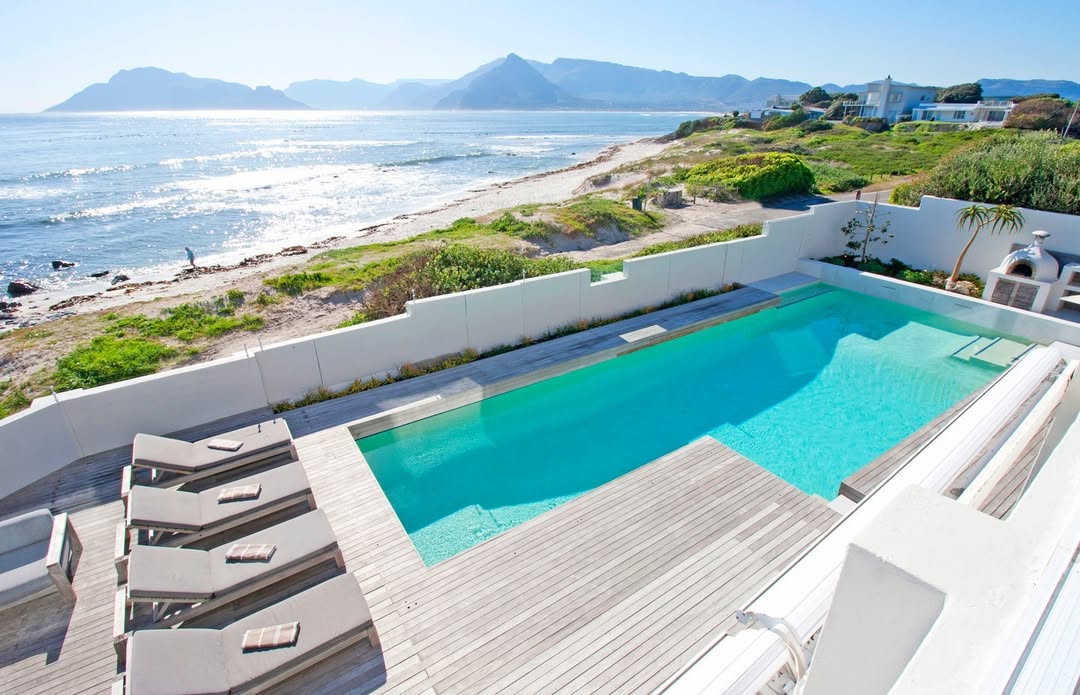 30 Outdoor Pool Area Ideas 2025: Stunning Designs for Every Budget and ...