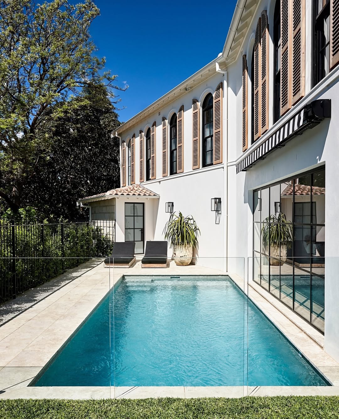 30 Outdoor Pool Area Ideas 2025: Stunning Designs for Every Budget and ...