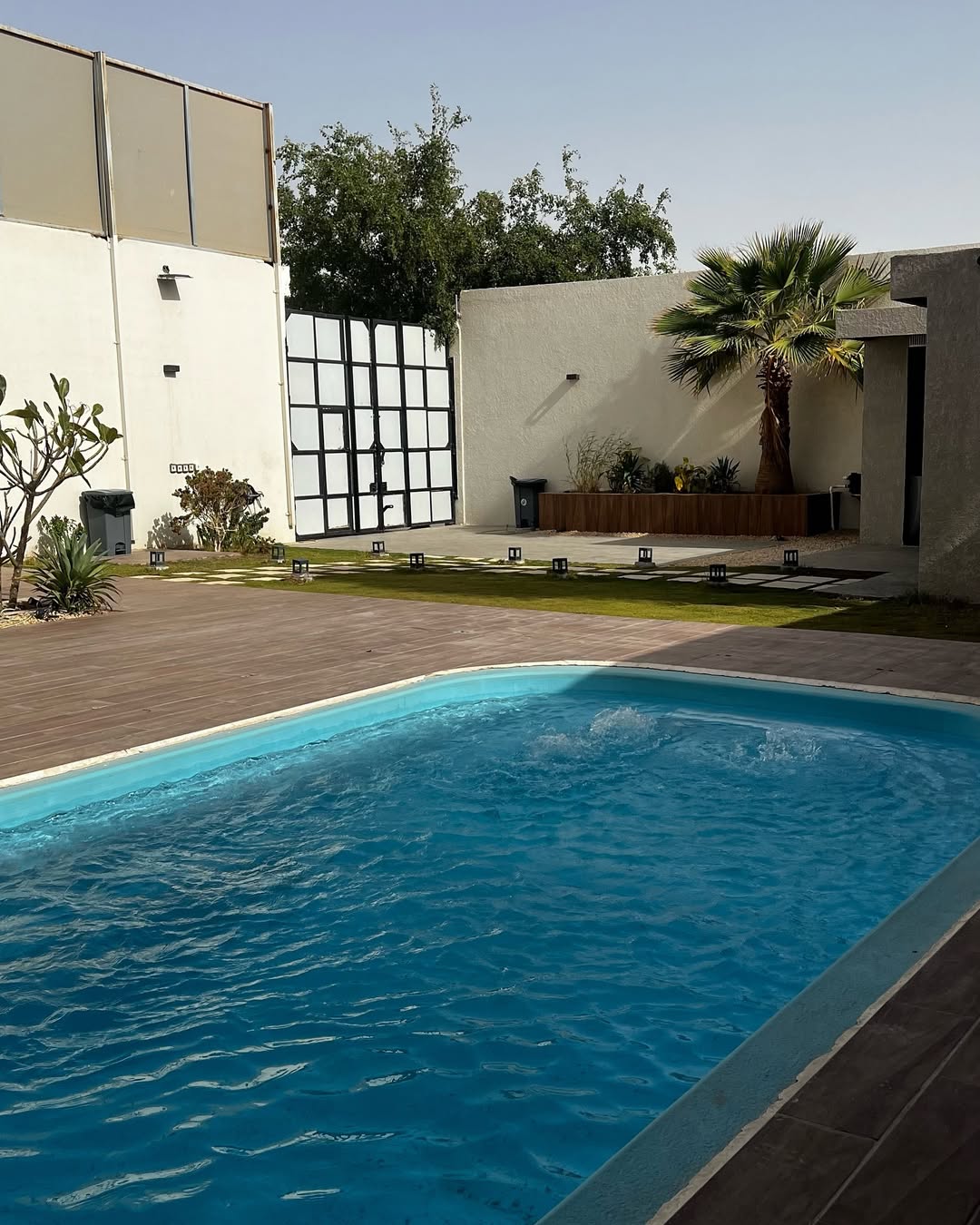 30 Outdoor Pool Area Ideas 2025: Stunning Designs for Every Budget and ...