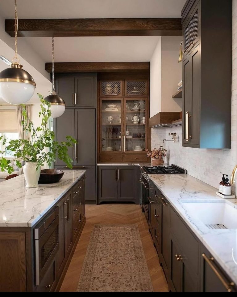 25 Kitchen Paint Colors 2025: The Best Color Combinations and Trends ...