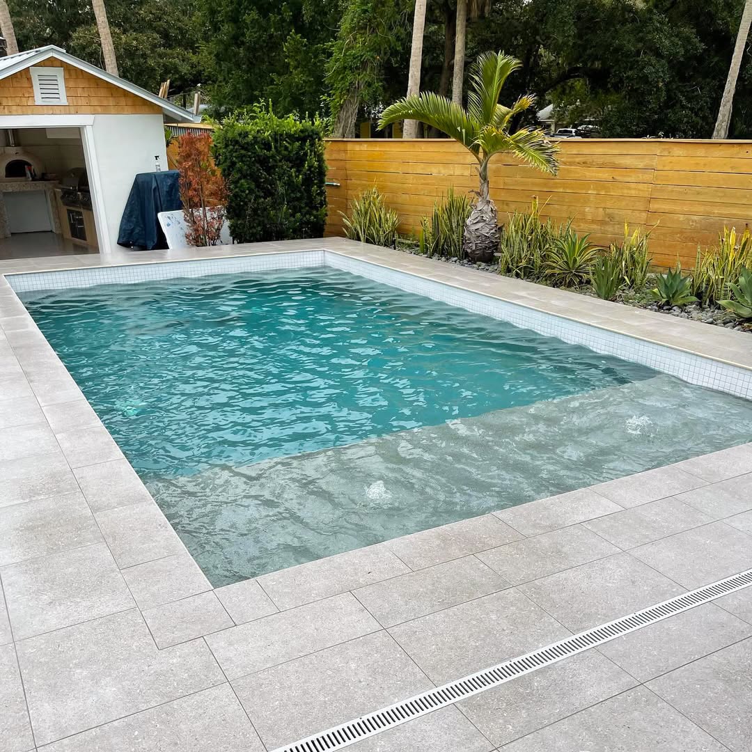30 Outdoor Pool Area Ideas 2025: Modern, Budget-Friendly and Luxury ...