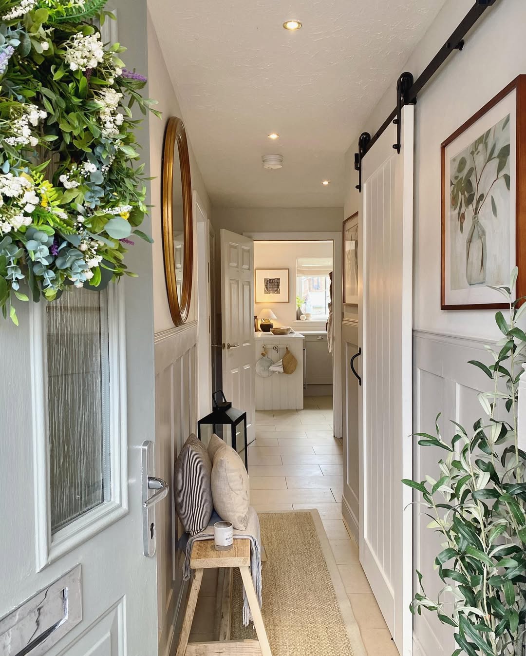 29 Narrow Hallway Ideas 2025: Stylish and Space-Saving Designs to ...