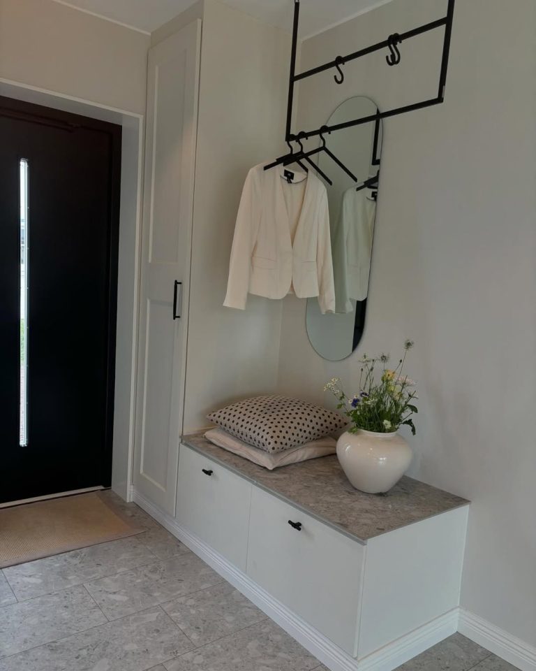 29 Hallway Ideas to Transform Your Entryway – Stylish & Functional ...