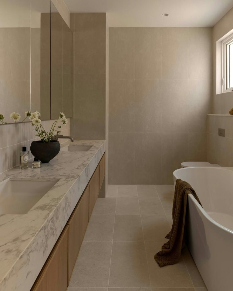 25 Master Bathrooms Luxury 2025: Stunning Designs for a Modern, Elegant ...