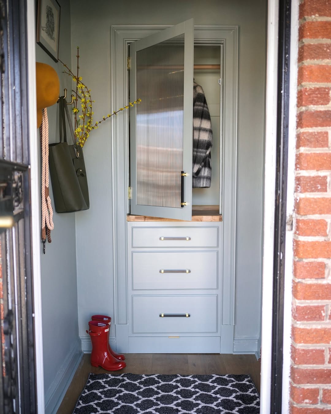35 Small Entryway Ideas That Maximize Style and Storage in Every Corner ...
