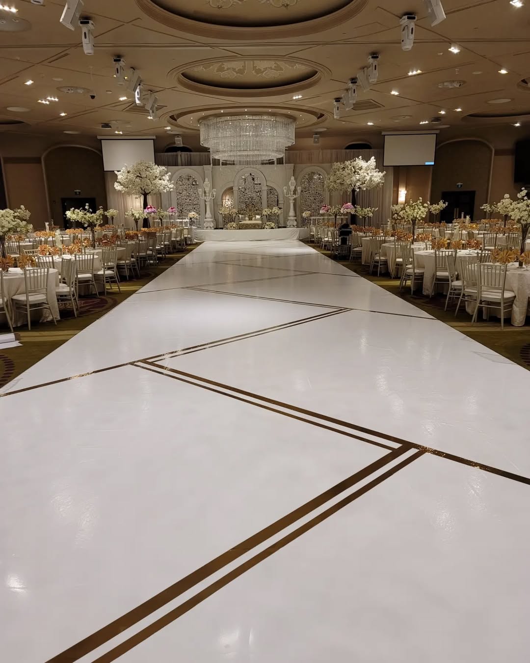 25 Dance Floor Designs 2025 That Will Instantly Elevate Your Wedding ...