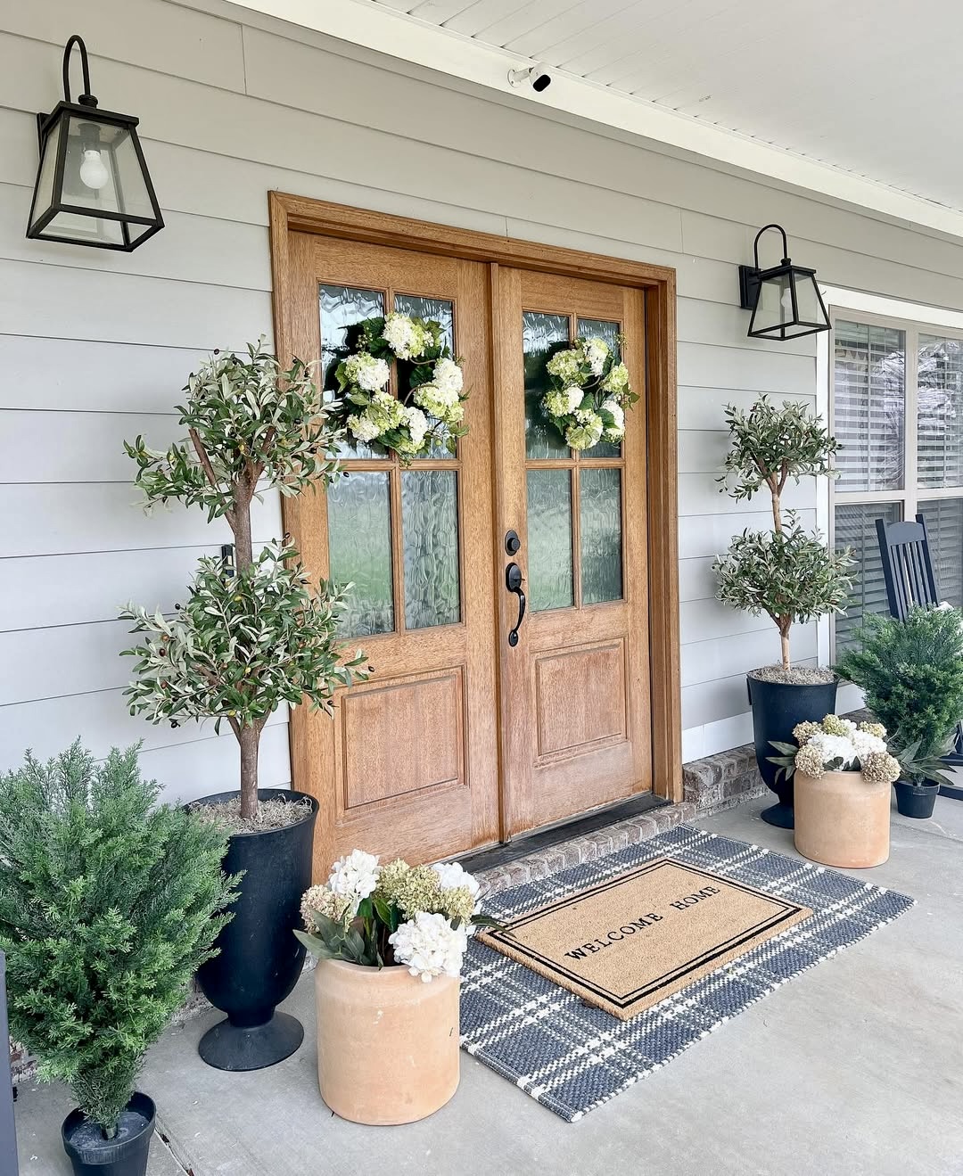 25 Front Porch Decorating Ideas 2025 That Will Instantly Boost Your ...