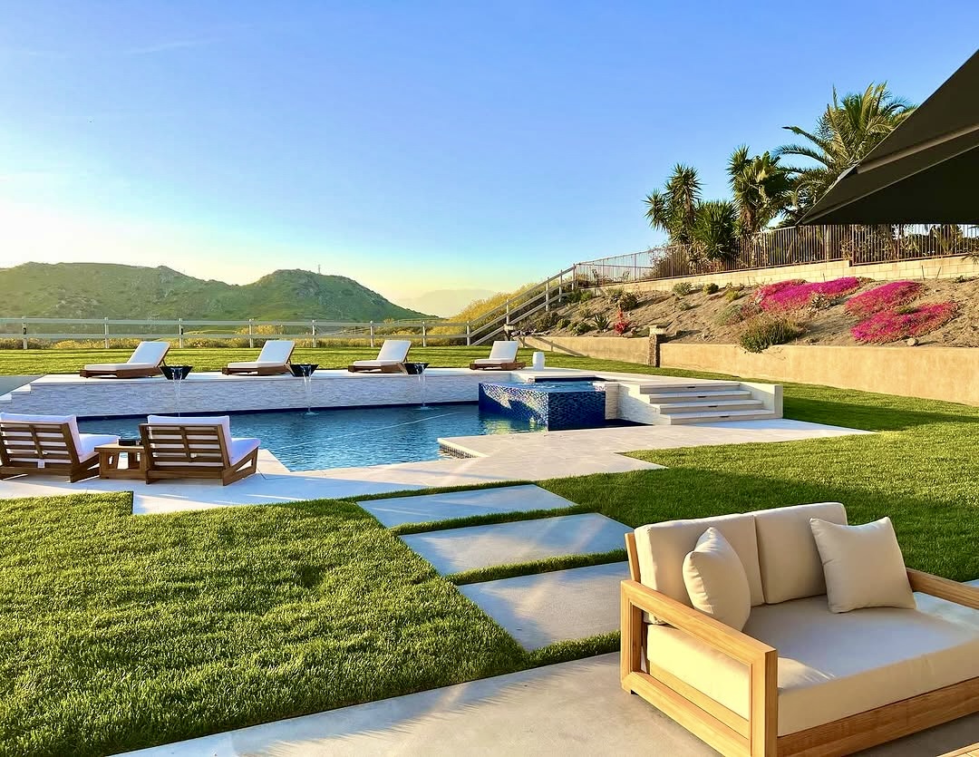 30 Pool Designs 2025 That Will Instantly Elevate Your Backyard Into a ...