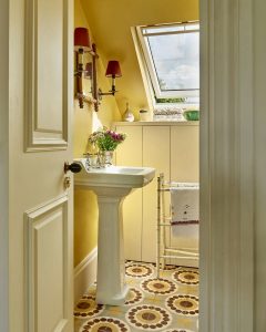 35 Yellow Bathroom Ideas That Will Instantly Brighten Your Home ...