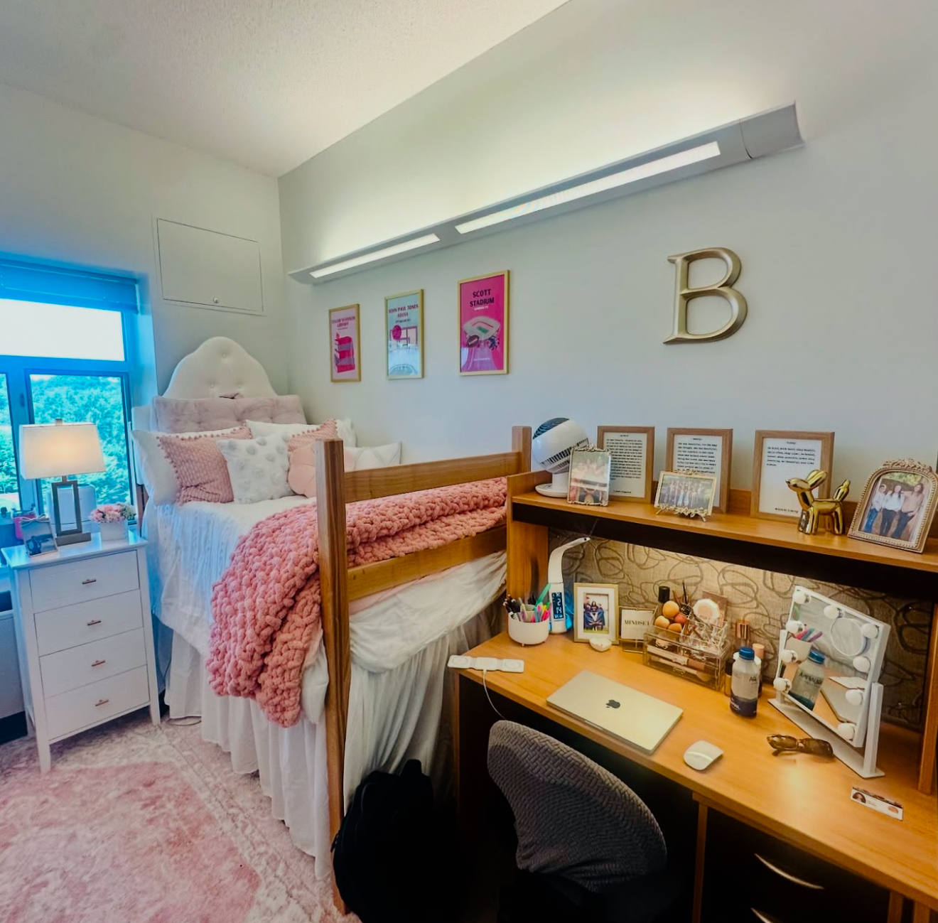 30 Dorm Room Ideas 2025 That Are Seriously Aesthetic, Cozy and Perfect ...