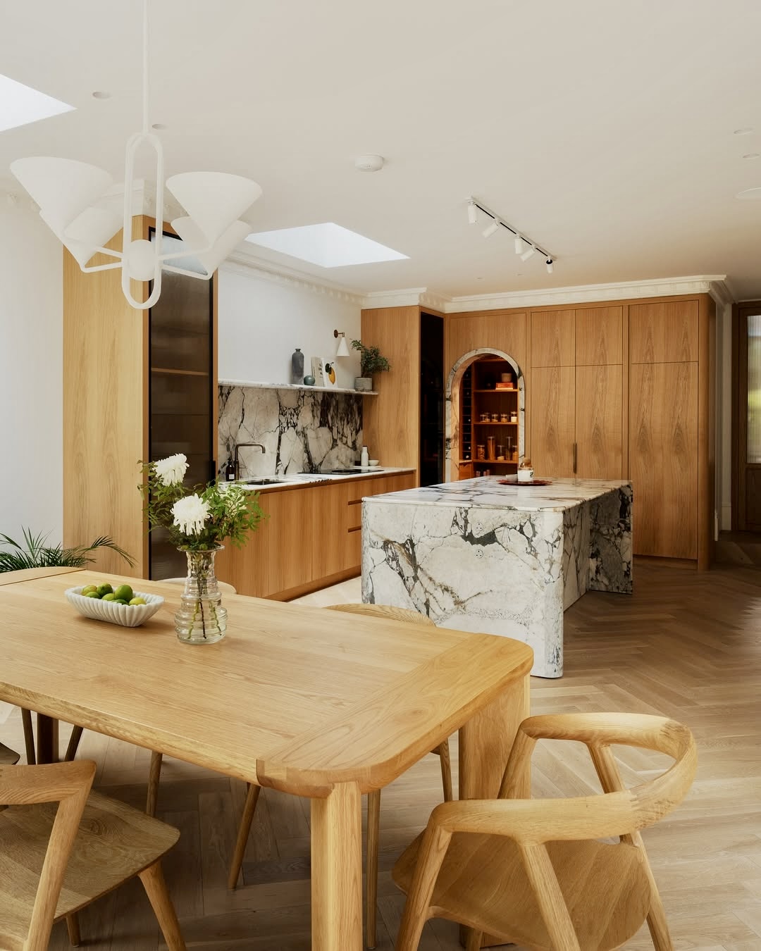 35 Oak Kitchen Ideas That Blend Timeless Wood With Modern Charm ...