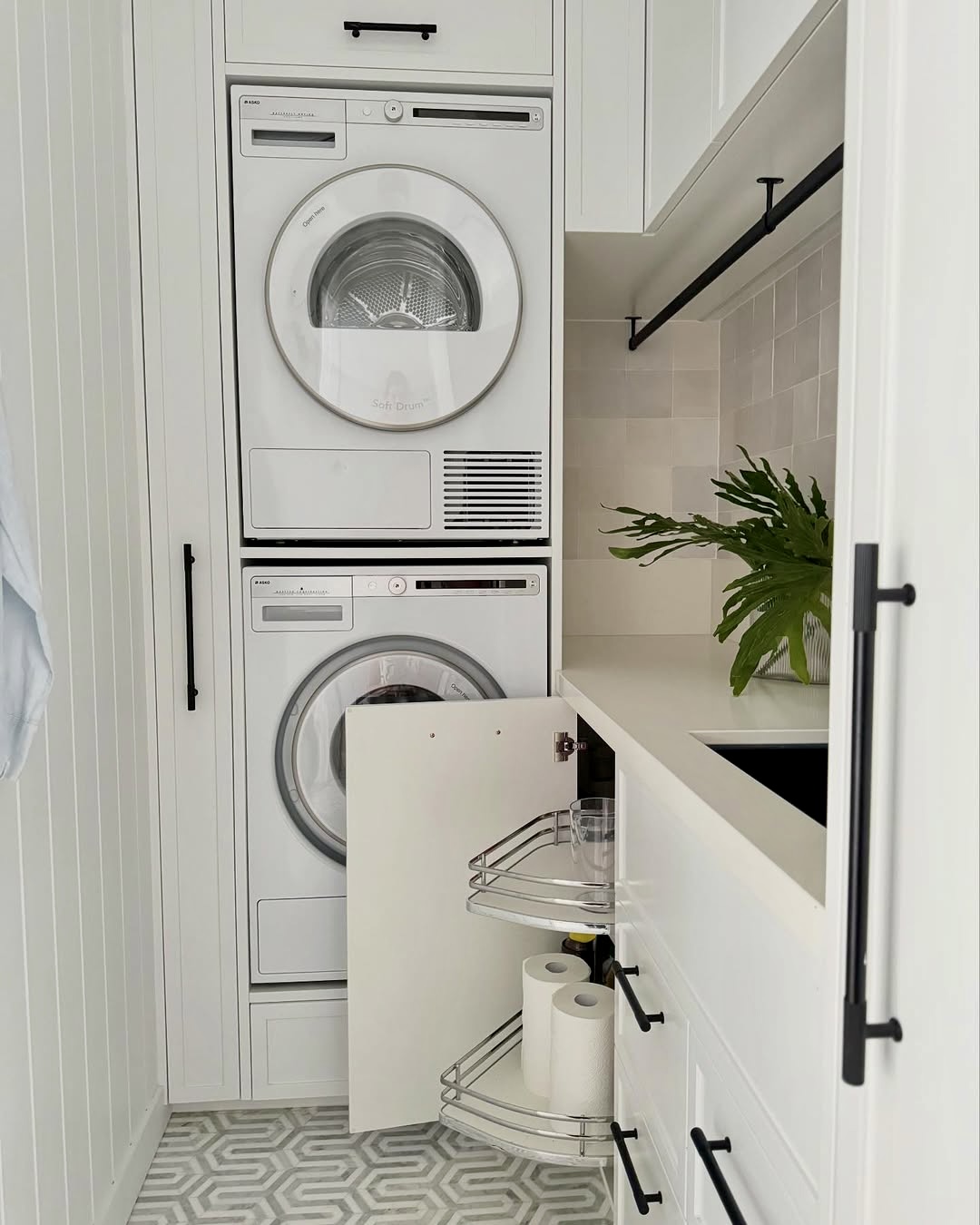 35 Laundry Room Cabinets and Shelves to Transform Your Space with Smart ...