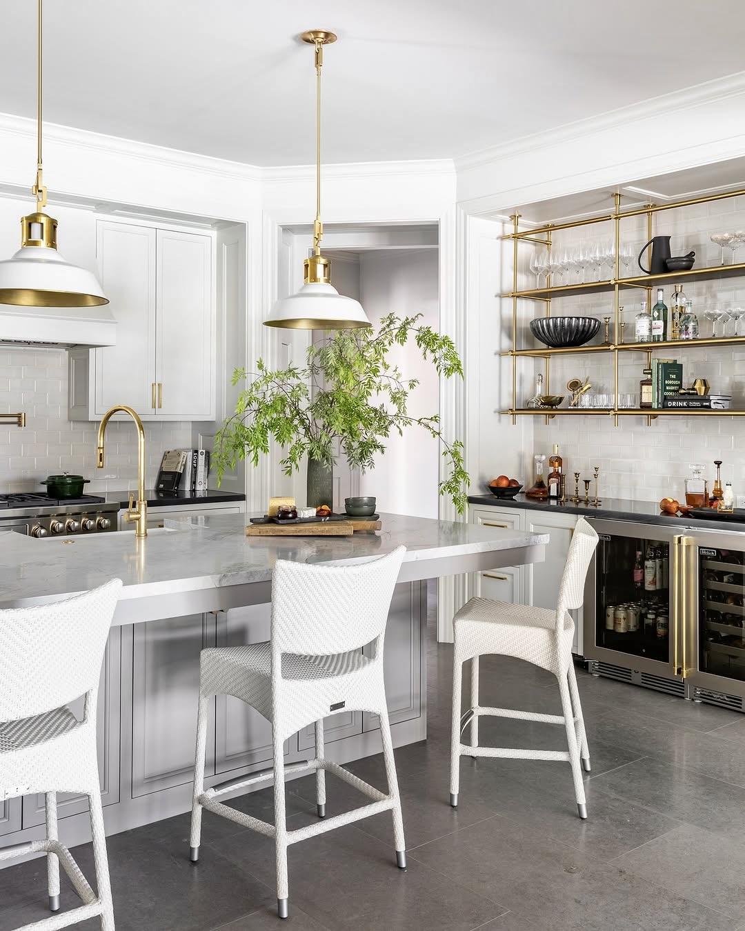 25 Kitchen Bar Ideas That Will Instantly Elevate Your Home – From Cozy ...